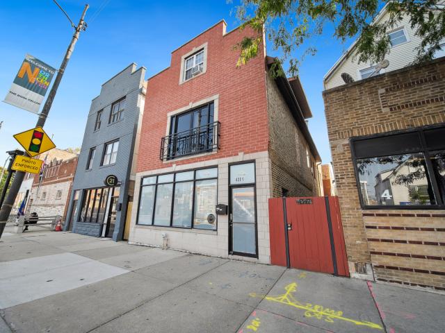 4351 N Western Avenue