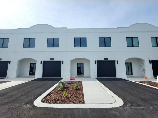 4351 Cambio Gardens Ct, Tampa, FL 33610