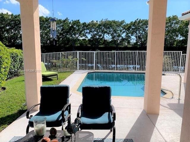 4351 Foxtail Ln, Weston, FL 33331