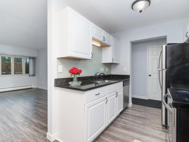 4351 Parklawn Ave Unit 7E, Edina, MN 55435