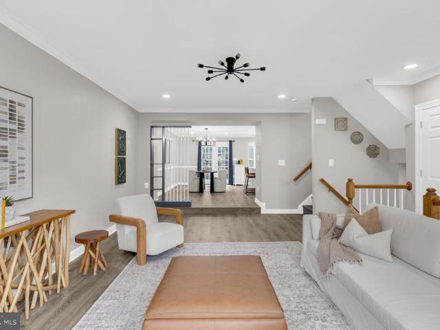 43521 Postrail Square