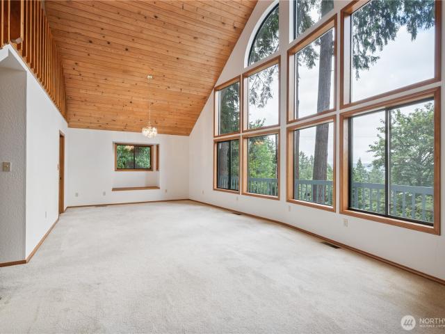 4352 Poplar Way
