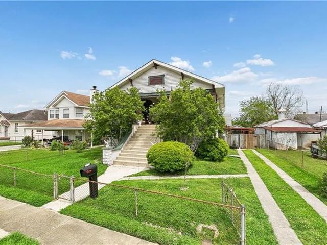 435 1st Ave, Harvey, LA 70058