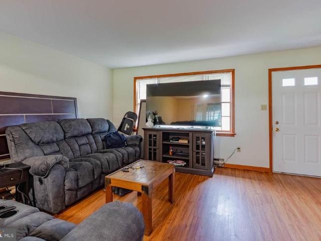 435 437 Easterly Parkway