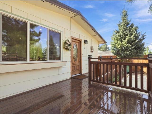 435 Columbine Avenue