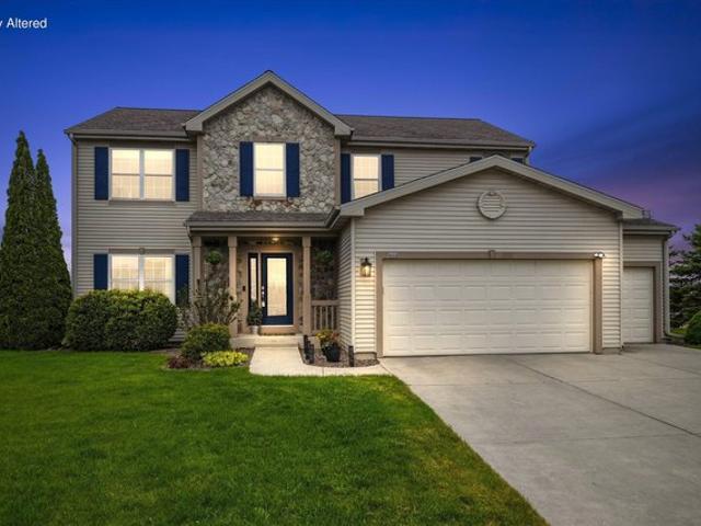 435 Aspen St, Belgium, WI 53004