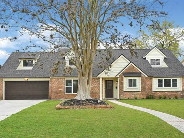435 Bayou View Dr, El Lago, TX 77586