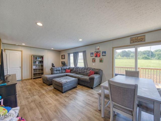 435 Barry Cove