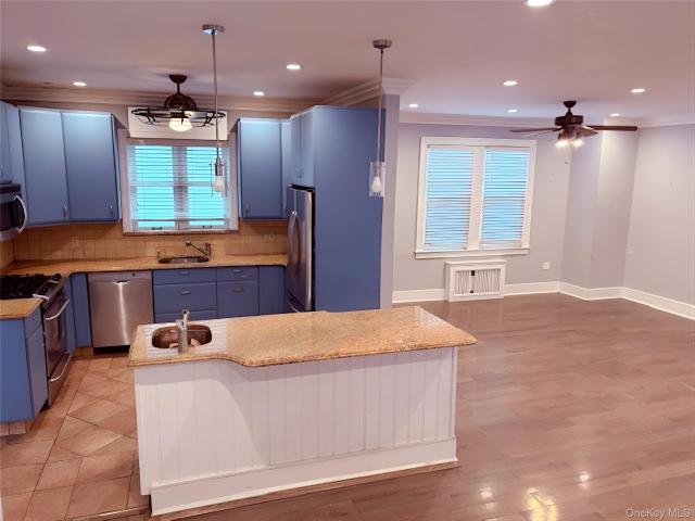 435 Beach 124 Street
