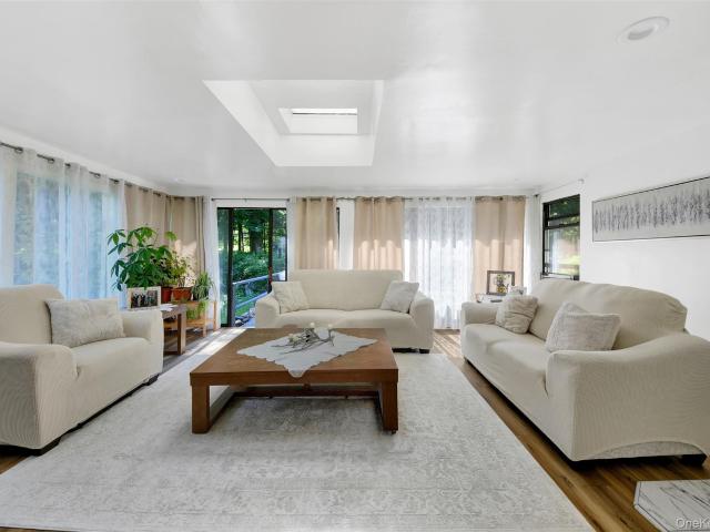 435 Birdsall Drive