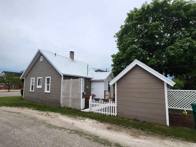 435 E Cedar Avenue