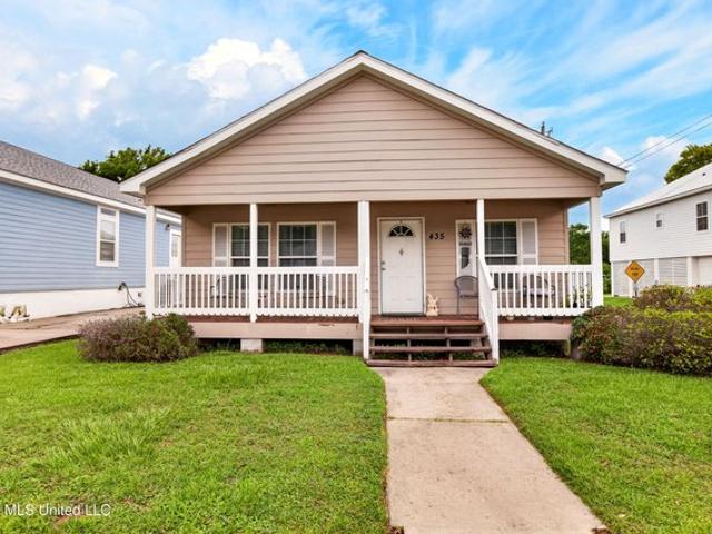 435 E Second St, Pass Christian, MS 39571