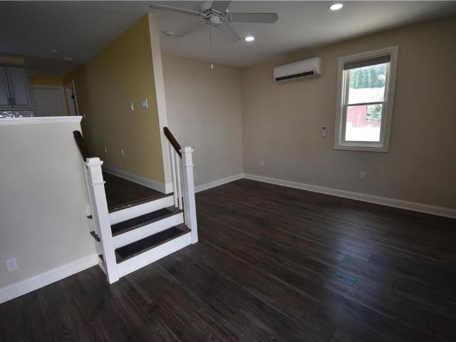 435 Ferry Street 1B