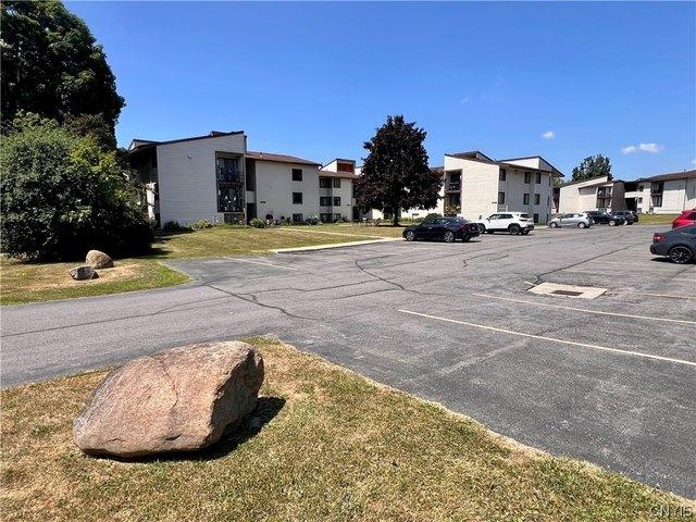 435 Idlewood Blvd, Baldwinsville, NY 13027