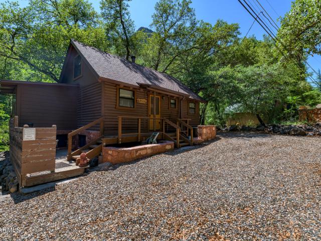 435 OAK Trail