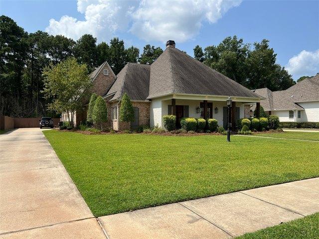 435 Oakwood Trace Ct, Shreveport, LA 71106