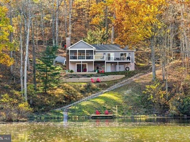 435 Lakeside Dr, Harpers Ferry, WV 25425