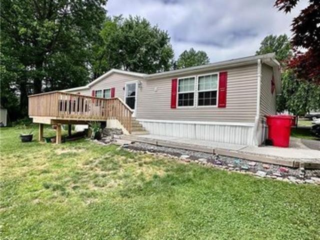 435 Mountain Village Dr, Longswamp, PA 18062