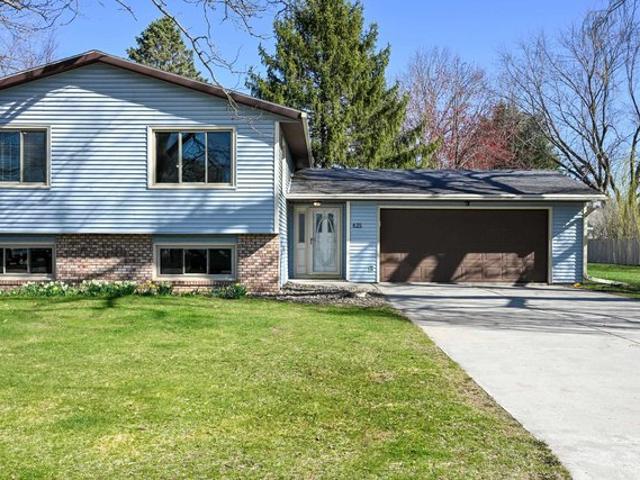 435 North Shore Dr, Belleville, WI 53508