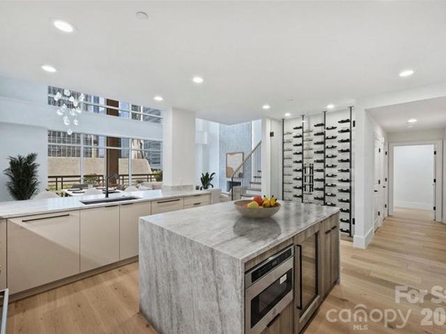 435 S Tryon St Unit 301, Charlotte, NC 28202