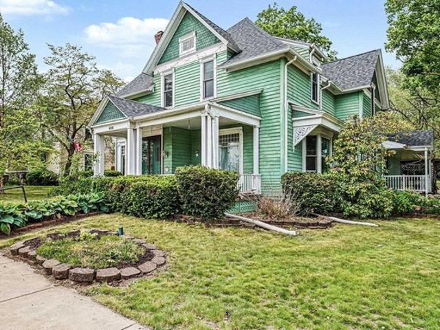 435 S Main St, Middlebury, IN 46540