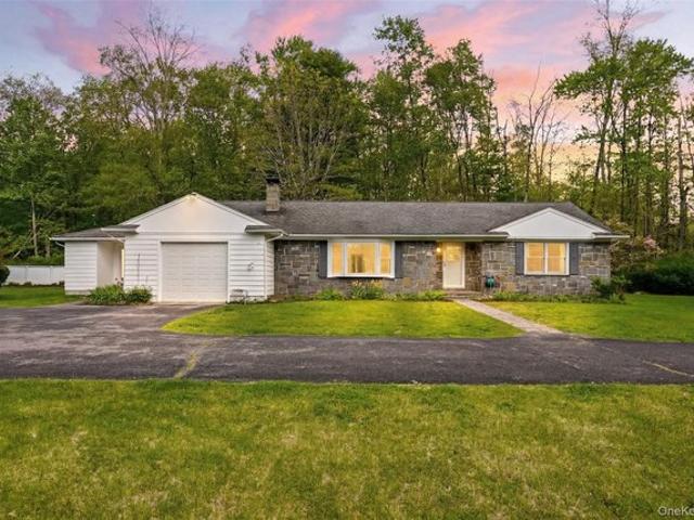 435 Samsonville Rd, Kerhonkson, NY 12446