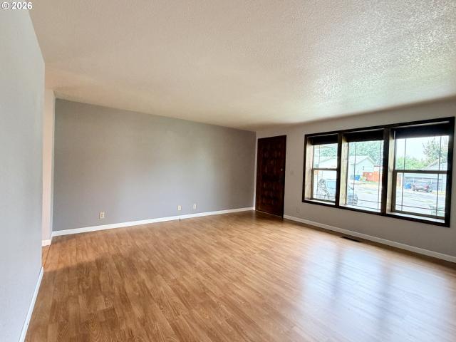435 SE 9TH CT