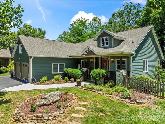 435 Stepping Stone Ln, Waynesville, NC 28786