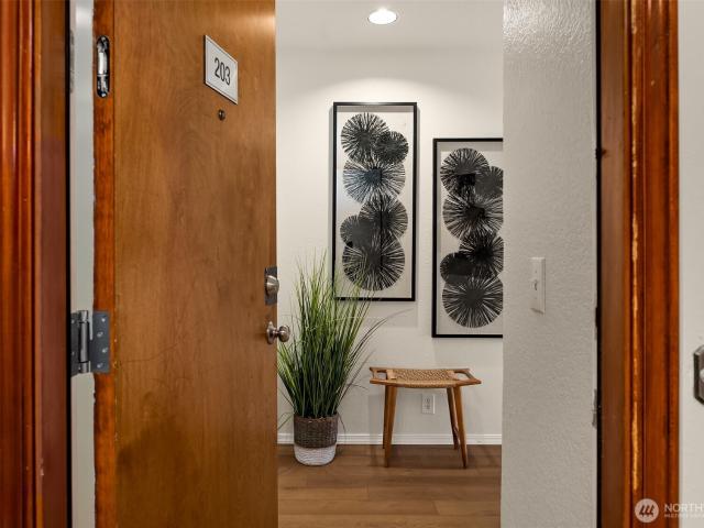 435 Summit Avenue E # 203