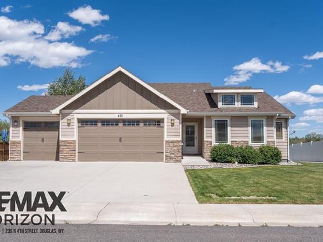 435 Pearson Rd, Douglas, WY 82633