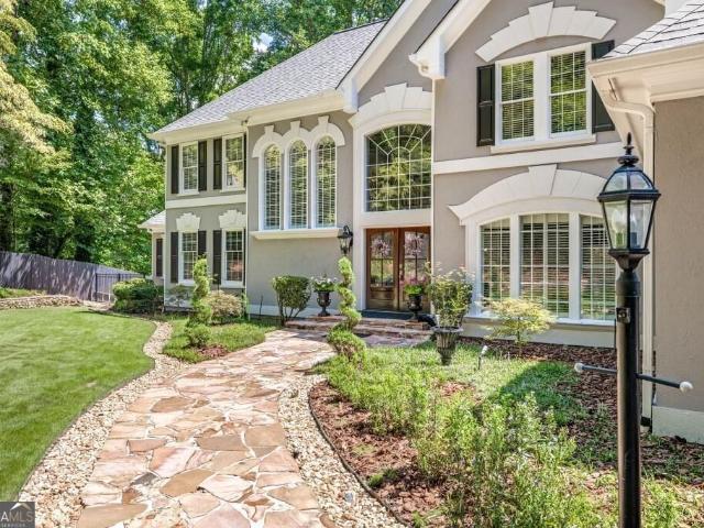 435 Robertson Road