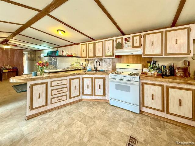 435 Rustic Lane