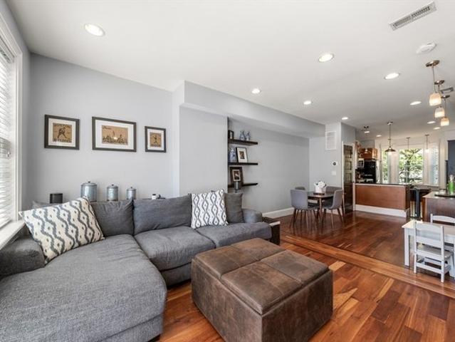 435 W 4th St Unit 2, Boston, MA 02127