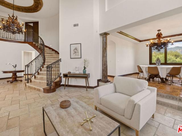 435 Woodbluff Road