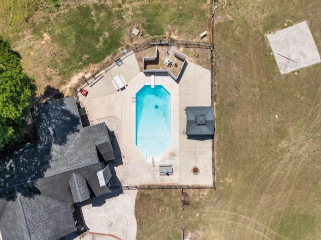 435 Thomas Way