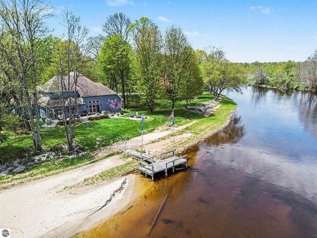 4364 Pointe Pl Unit 41, Oscoda, MI 48750
