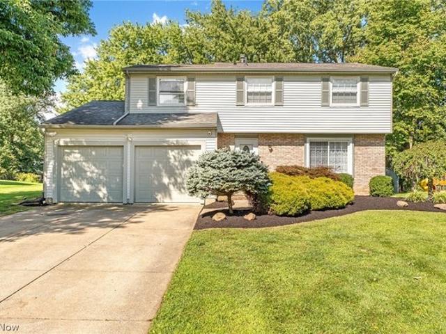 4366 Sunnyview Dr, Uniontown, OH 44685