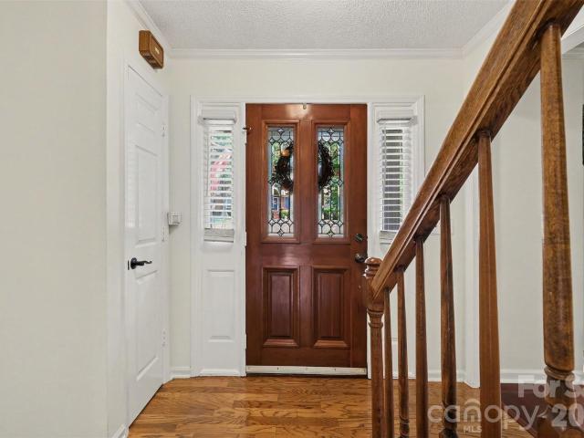 4368 Mackenzie Court SW