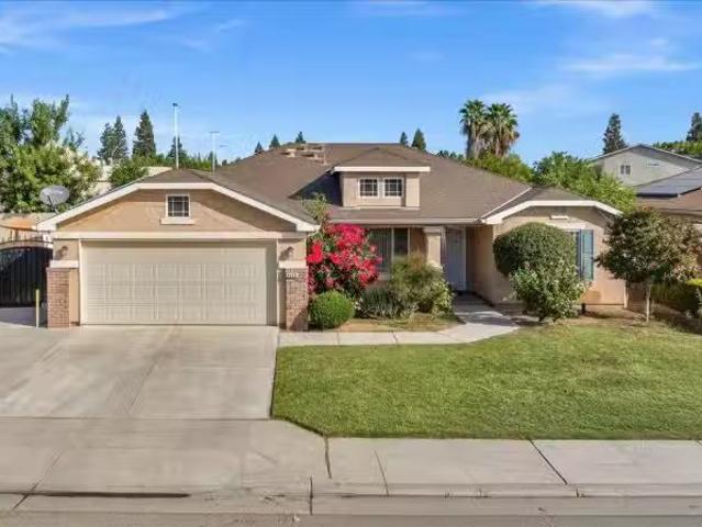 4360 W VASSAR AVE, FRESNO, CA 93722