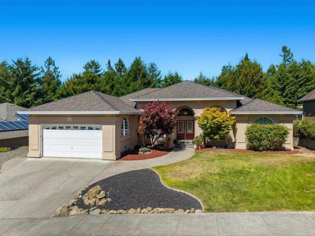 4362 Forest Hills Dr, Fortuna, CA 95540
