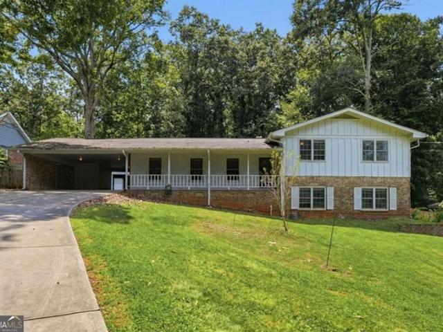 4362 White Oak Dr, Buford, GA 30518