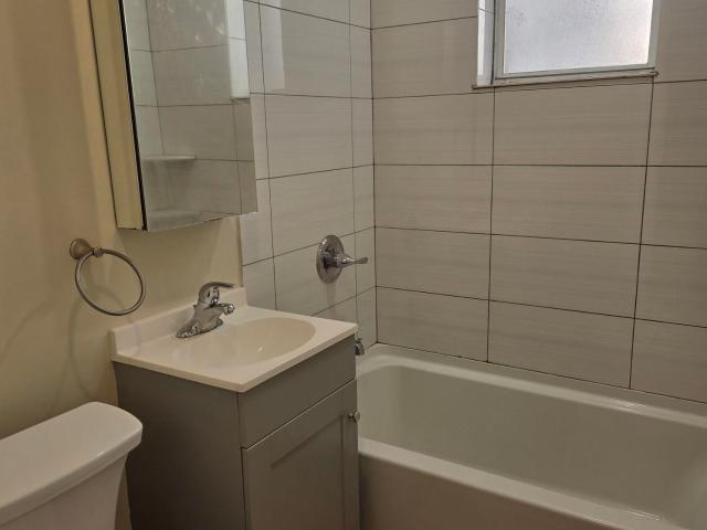 436 Anderson Ave # 2