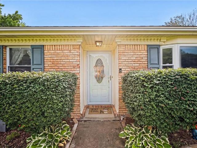 436 Beverly PL