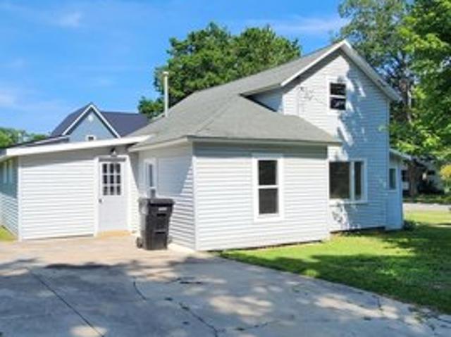 436 E Marshall St, Hastings, MI 49058