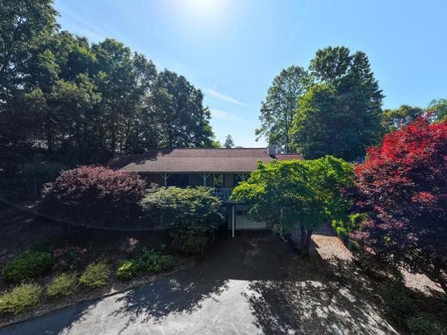 436 Long View Dr, Hiawassee, GA 30546