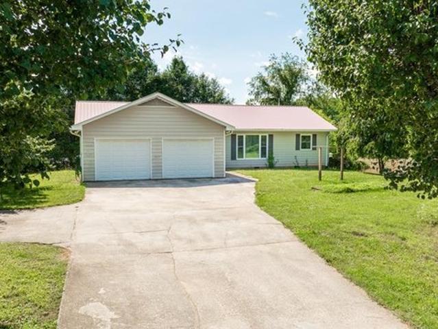 436 Lake Emory Rd, Franklin, NC 28734