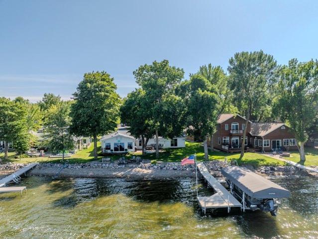 436 Shorewood Dr, Detroit Lakes, MN 56501