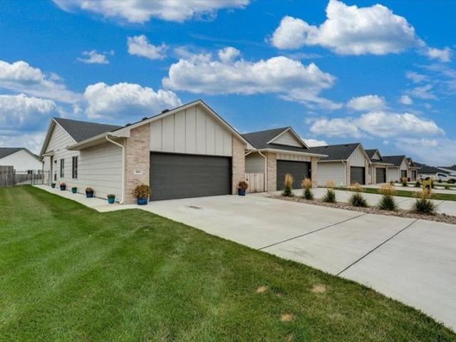 436 W Long Path Ct, Goddard, KS 67052