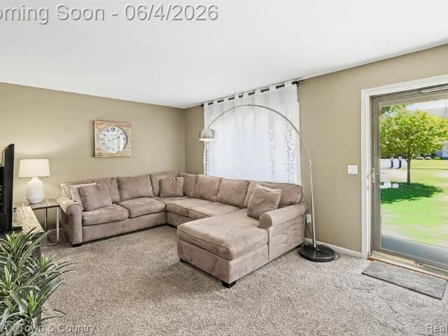 4374 Bridgeman Trail