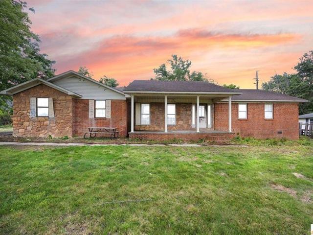 4374 Summer Shade Rd, Summer Shade, KY 42166